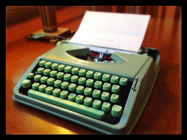 Top 10 Typewriters for Writers – Typewriter Review