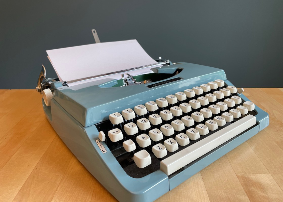 Typewriter Review – a writer's guide to typewriters
